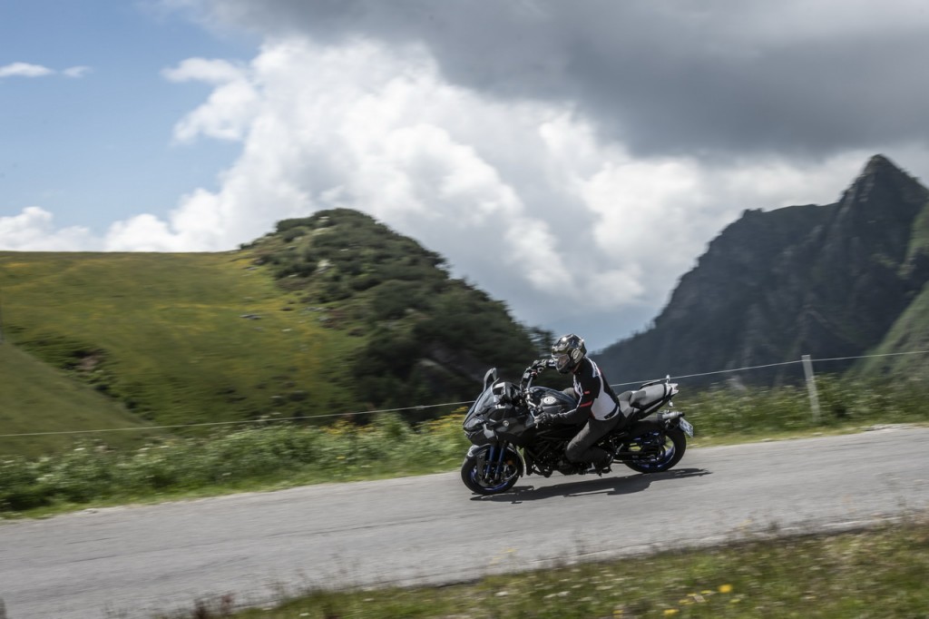 Yamaha Niken, che la si ami o la si odi, andrebbe provata [PROVA SU STRADA]
