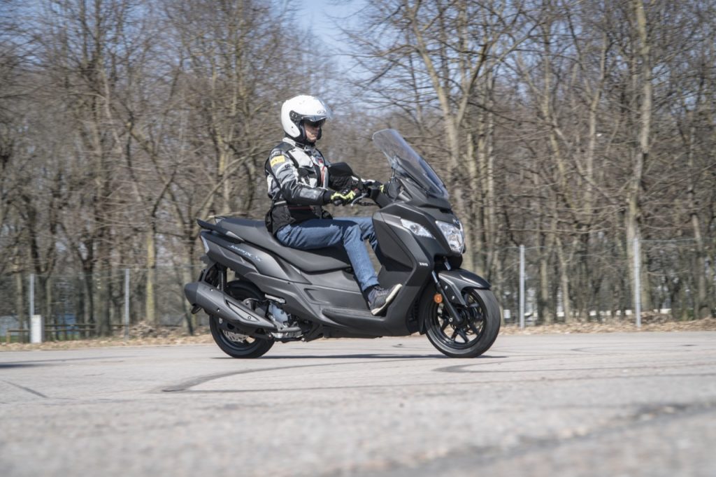 Sym Joymax Z 300 2019: prova su strada, opinioni, caratteristiche e prezzo