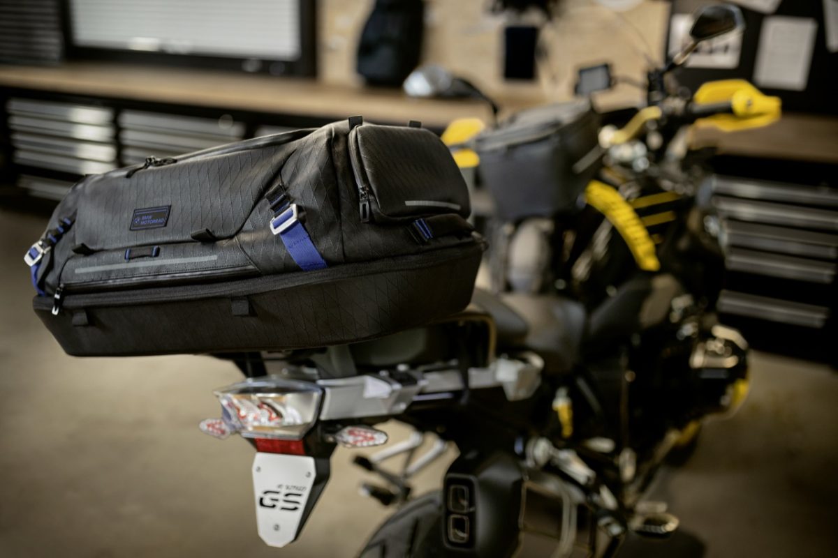 BMW Motorrad: Black Collection, soluzioni soft luggage, informazioni