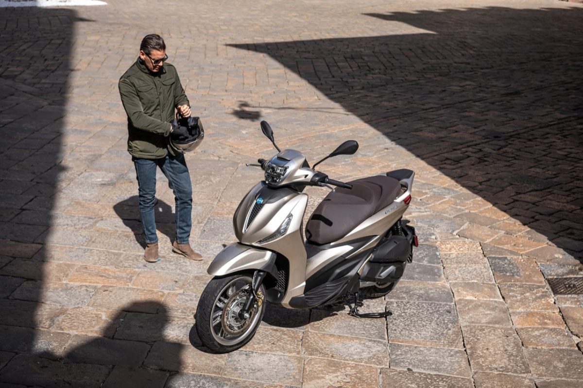 Piaggio Beverly: modello 2021, versioni, promozione per Beverly 300 hpe ...
