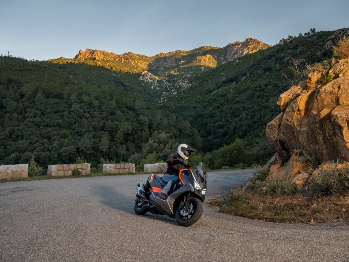 Kymco DTX360: modello, caratteristiche, dotazione, informazioni