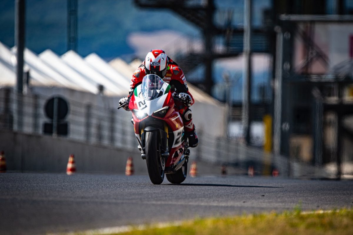 Ducati Riding Experience: corsi Ducati Riding Academy nel 2022 ...