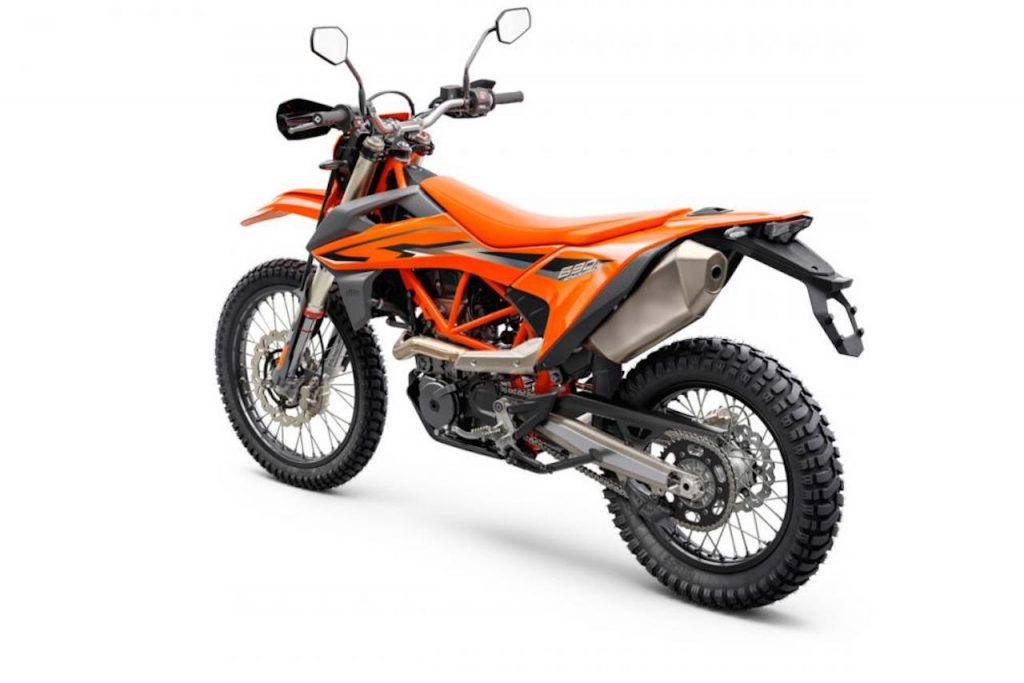 KTM 690 Enduro R e 690 SMC R 2023: modelli, caratteristiche, dotazione ...