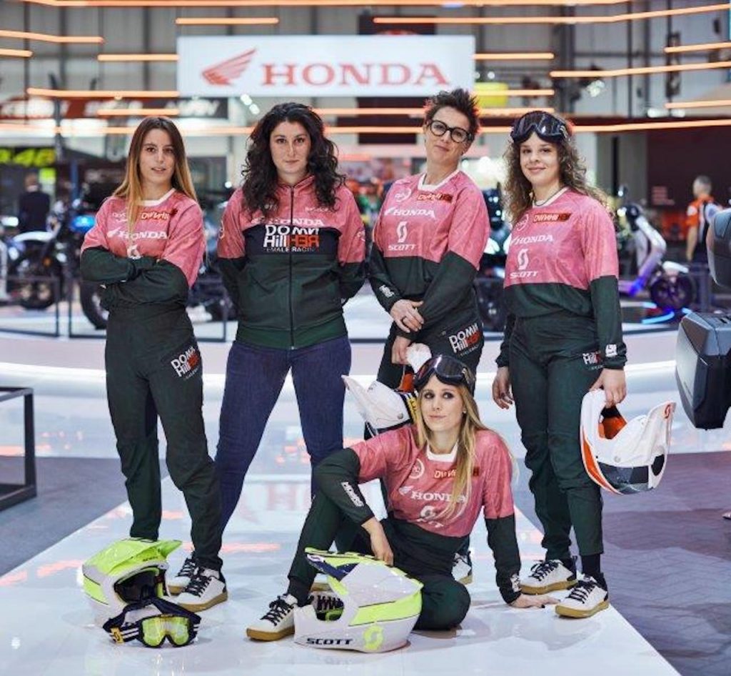HONDA DOWNHILLHER FEMALE RACING team: formazione di Mountainbike ...