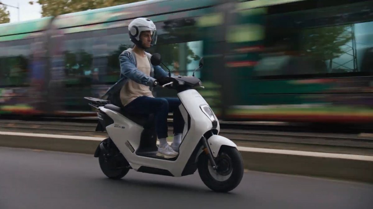 Honda EM1 e: the new electric scooter with Mobile Power Pack revealed