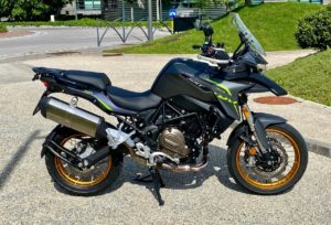 Qj Motor SRT 700 X prova su strada con prestazioni, prezzi e allestimenti