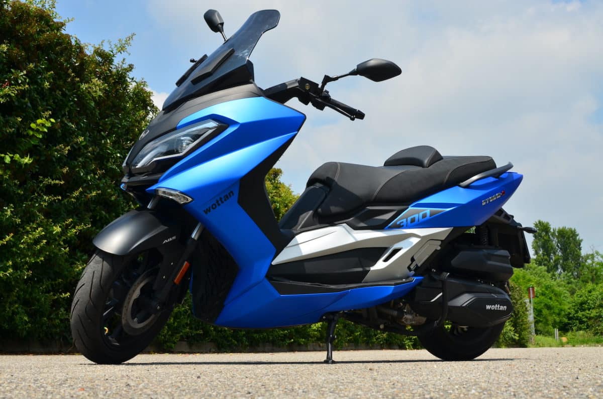 Wottam Storm S 300: prova su strada, estetica, ciclistica, come va ...