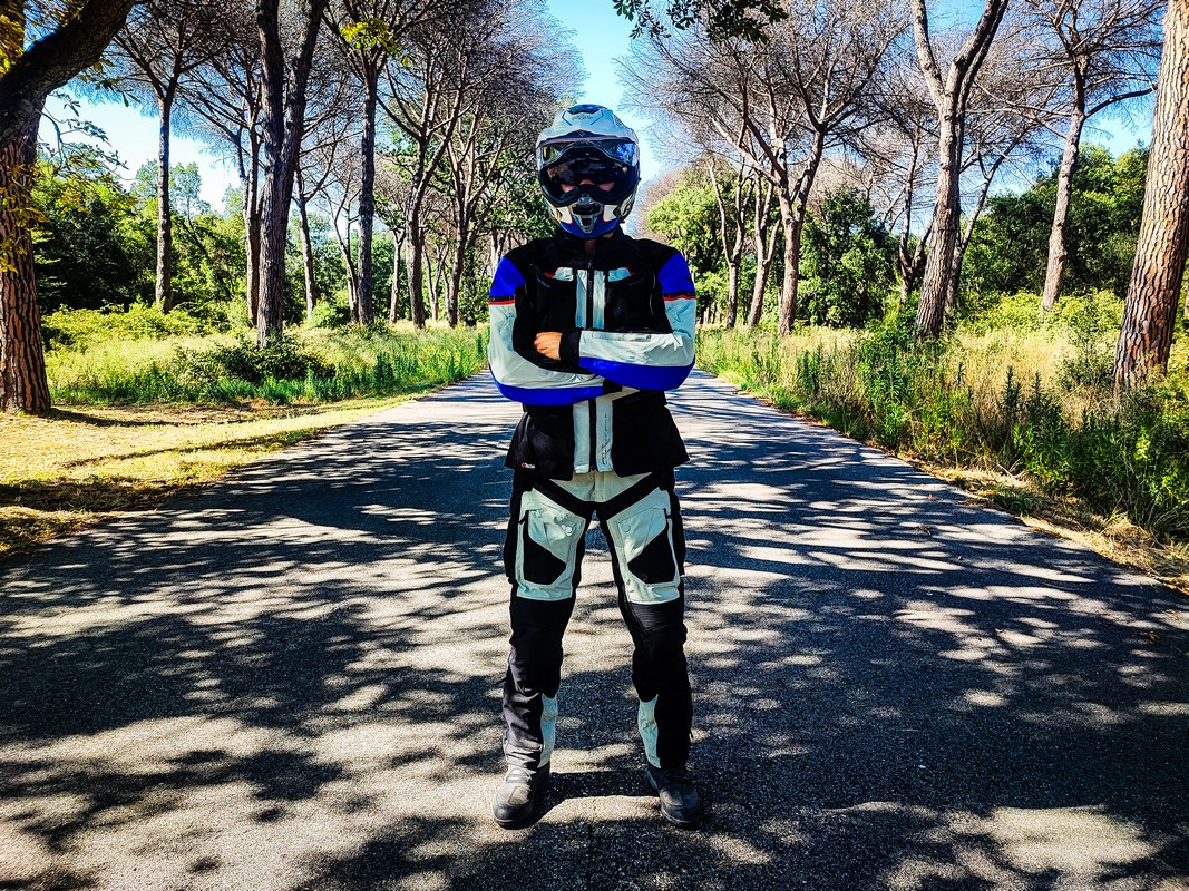 Ropa técnica de touring Held: tecnología y ajuste para el máximo confort