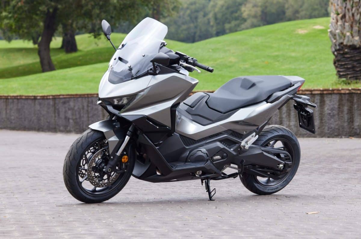 Honda Forza 750 MY 2025: caratteristiche, ciclistica, motore, prova e ...