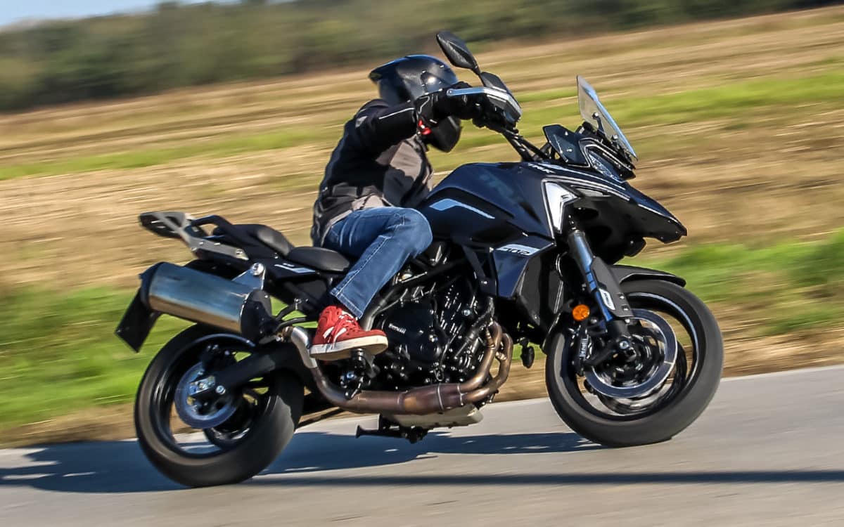 Straßentest des Benelli TRK 702 inklusive Fahreindrücken