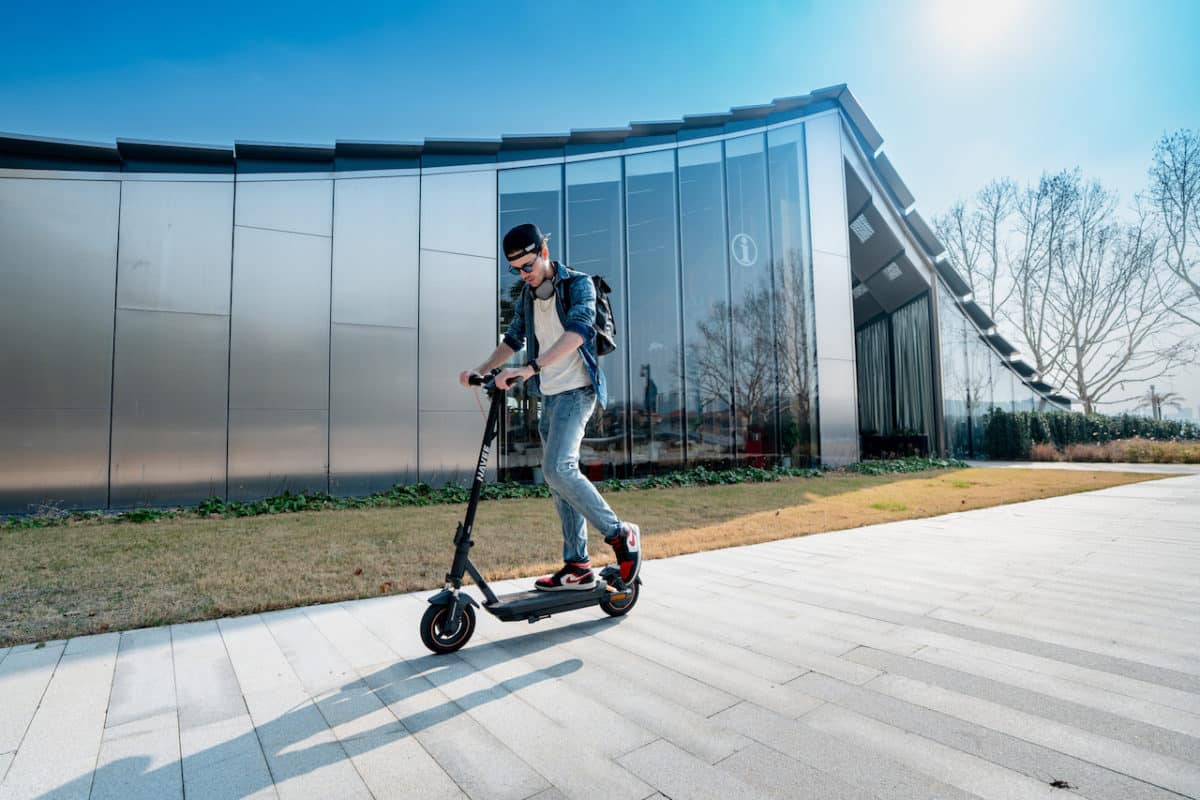 Navee ST3 e GT3: nuovi monopattini elettrici con autonomia fino a 75 km