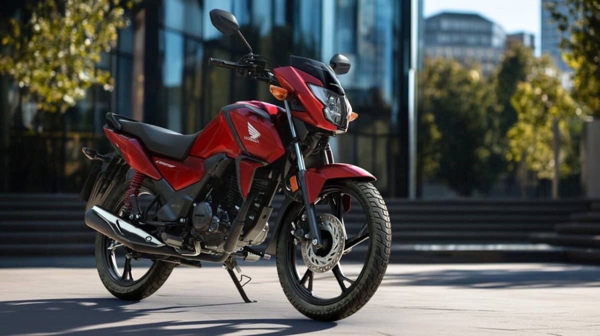 Nouvelle Honda CB125F 2025 : look revisité, écran couleur TFT et Euro5+
