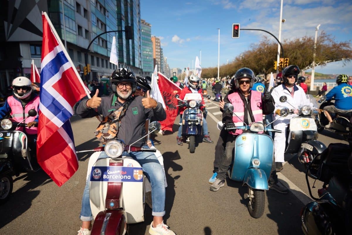 Vespa World Days 2025 in Gijón: over 4.000 Vespas from all over the ...