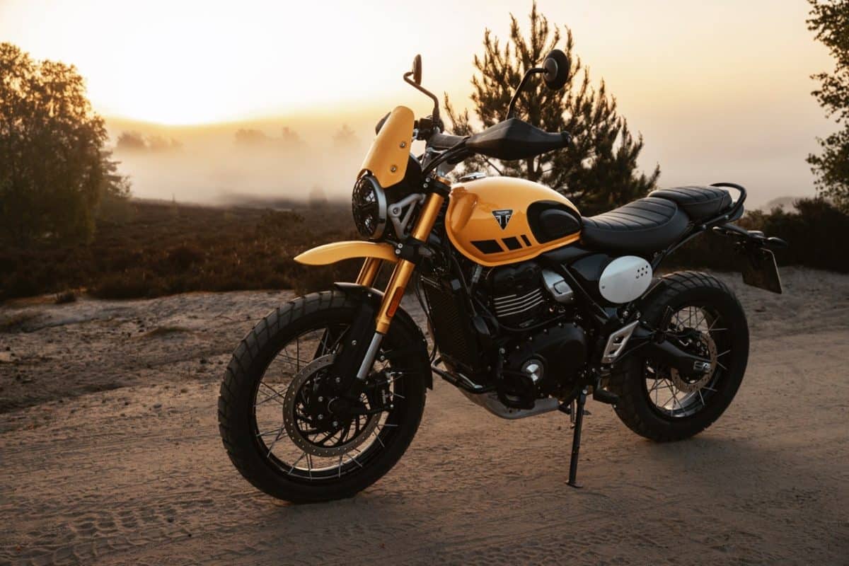 Triumph Scrambler 400 XC 2025: caratteristiche, prezzo e uscita del ...