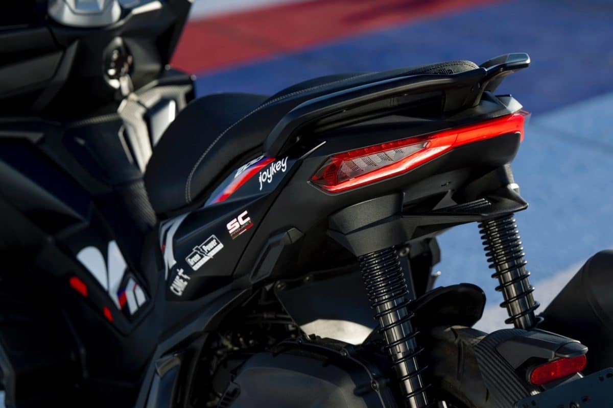 Aprilia SR GT Replica 2025: scooter urban adventure con livrea MotoGP ...