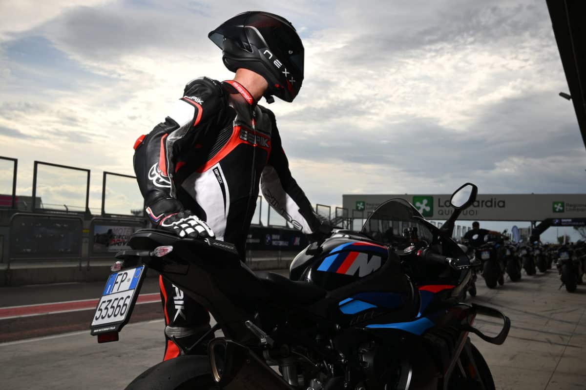 Track test of the NEXX X.R3R PRO FIM EVO CARBON helmet, with ...