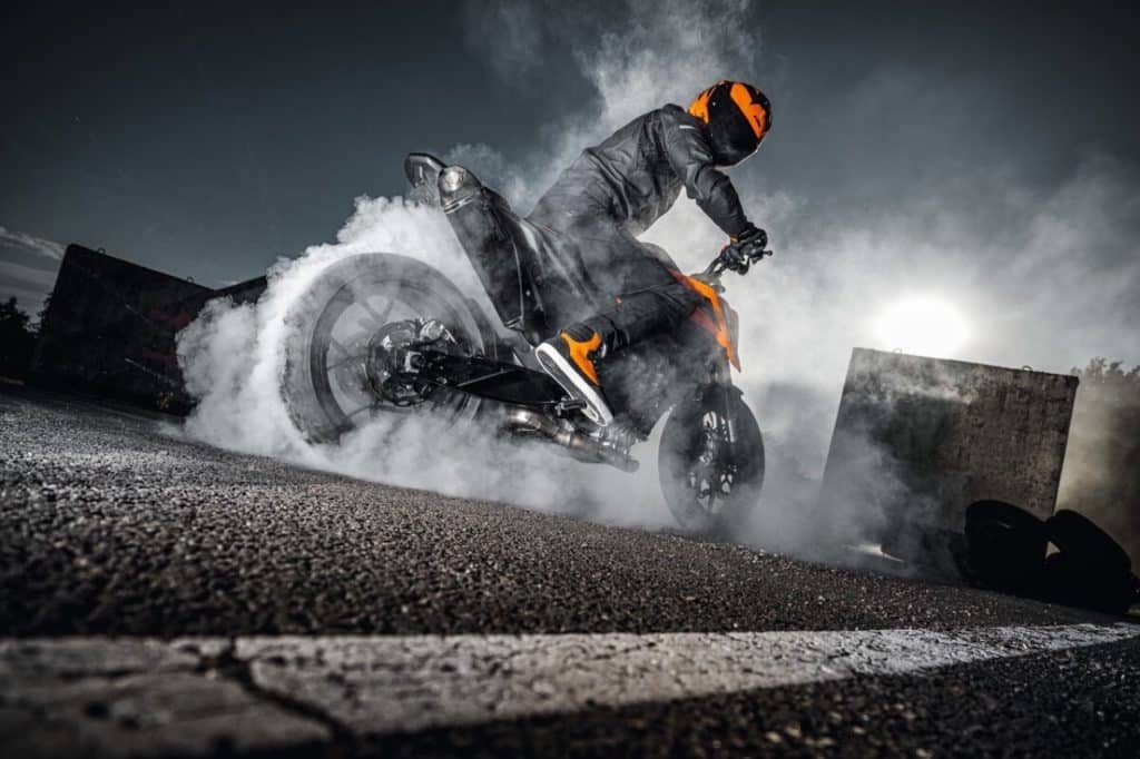 KTM 790 2026: Duke e Adventure, prezzo, motore e caratteristiche delle ...
